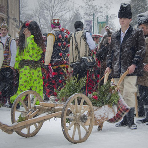 Plugusorul si Plugul Flacailor – traditii in noaptea de revelion in Neamt